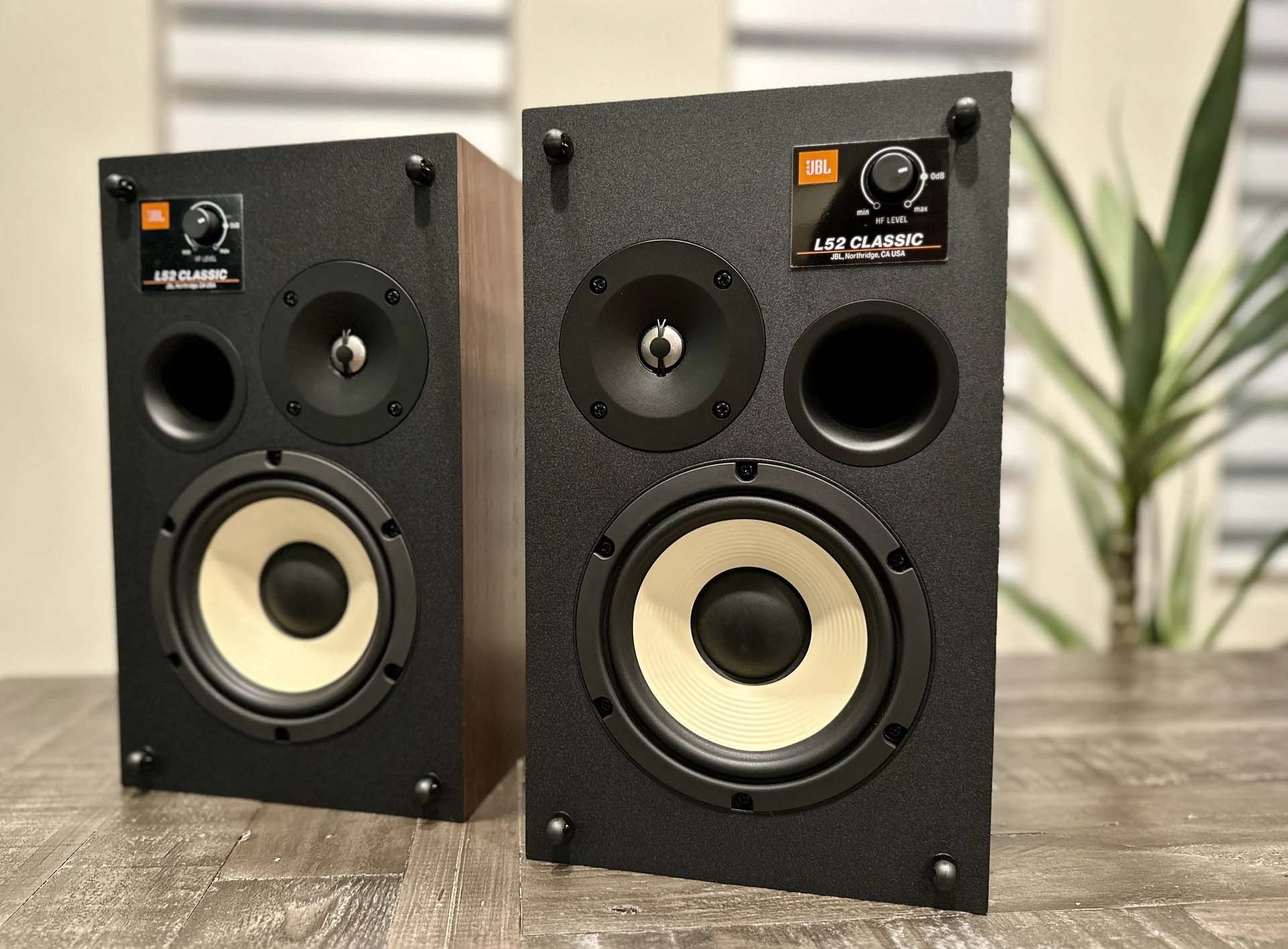 JBL L52 Classic Review - Big Sound in a Small (Retro) Package